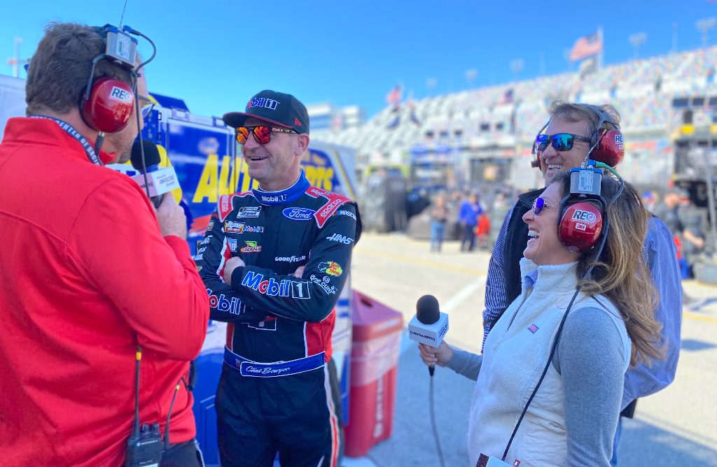 Round-Up Radio | Mike Skinner The Gun Slinger